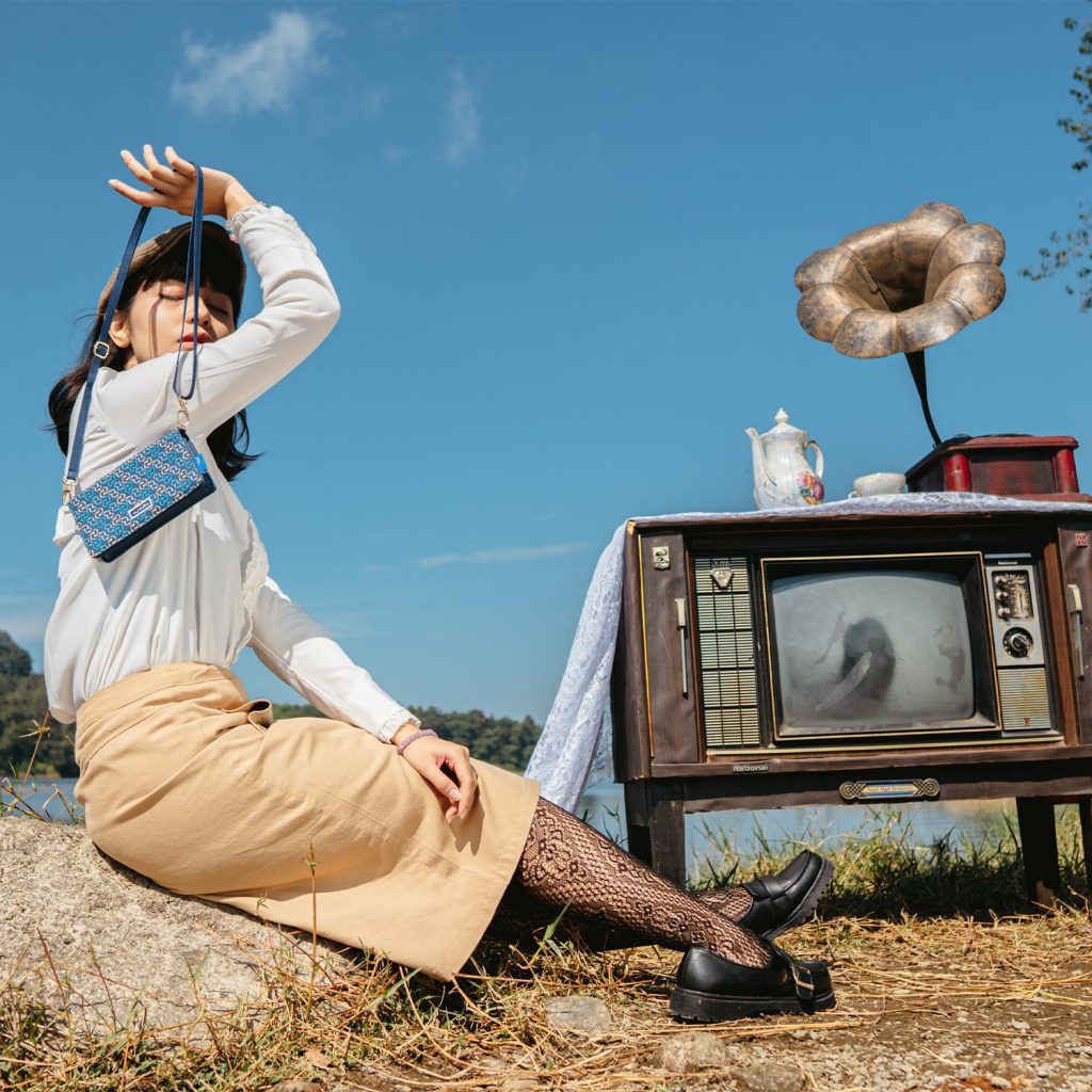 Mitchy Monogram Azul – Wallts