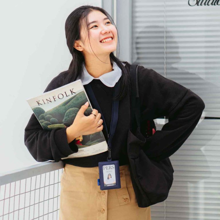 Lorey Navy – Wallts